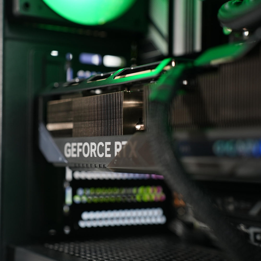 RTX 5080 | Ryzen 7 7800X3D | 4K Gaming PC - Omen Titan